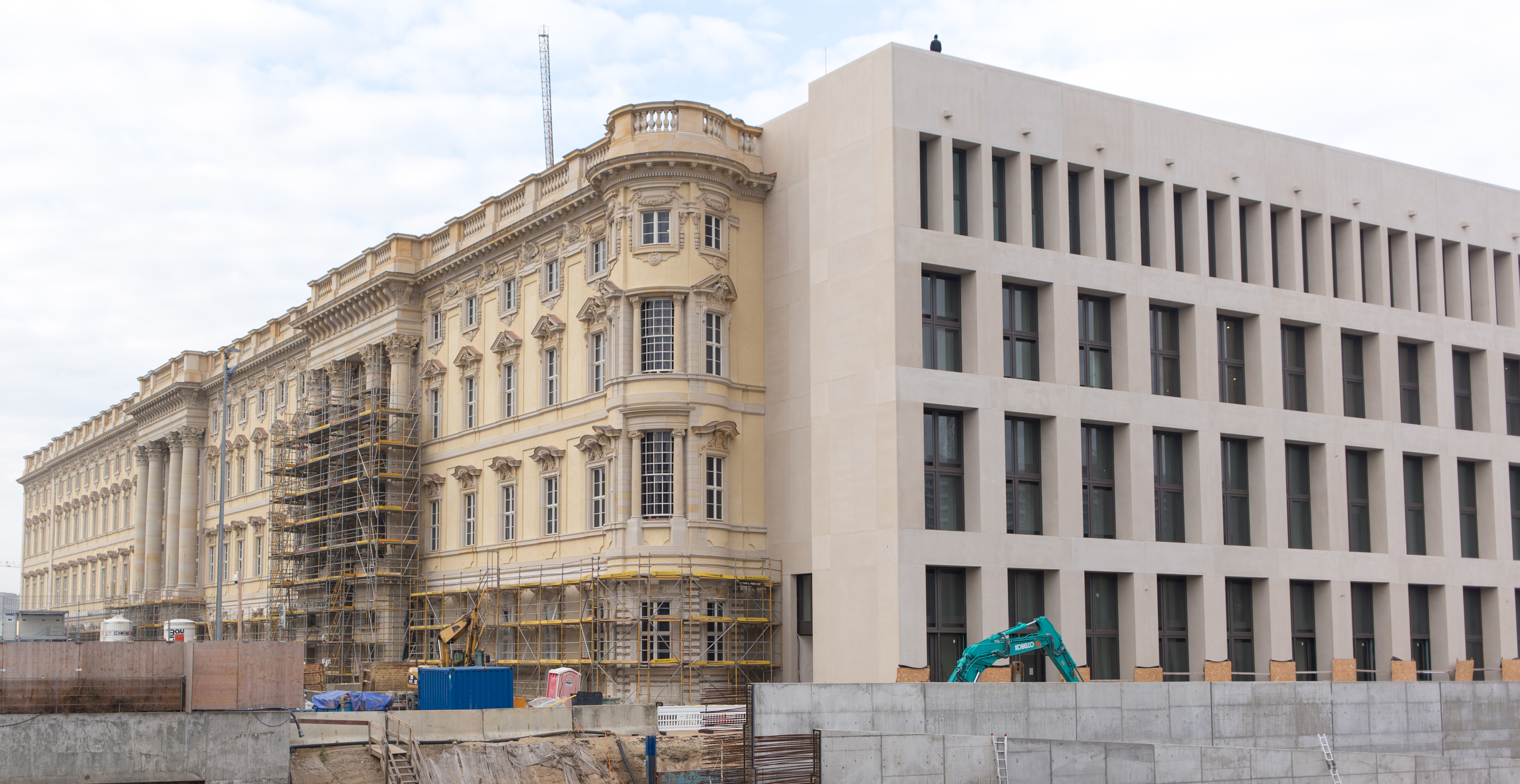 New Humboldt Forum in Berlin catches fire amid construction – Art Law ...